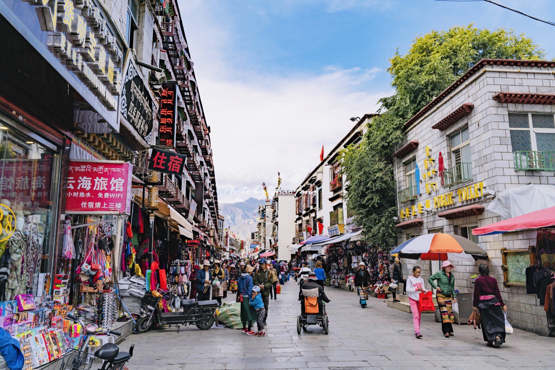 Lhasa Barkhor Street - China ChengDu Tours, Chengdu Panda Volunteer Program